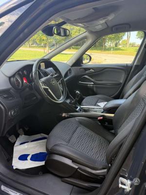 Brown Opel Zafira 2013 in Taurage, with an engine capacity of 1.60 L and mileage of 275 thousand km for 4800 €, photo 8 on AUTOMOTO.COM.LV