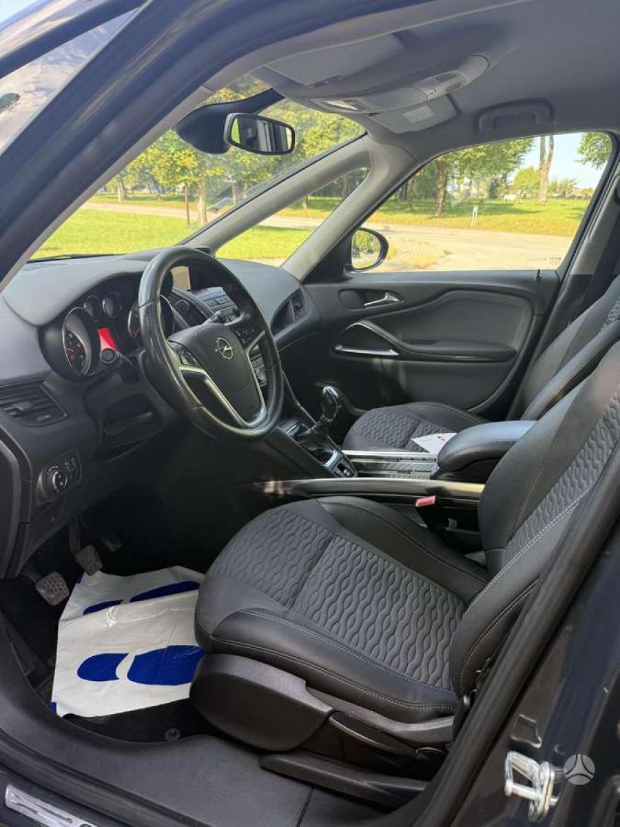 Brown Opel Zafira 2013 in Taurage, with an engine capacity of 1.60 L and mileage of 275 thousand km for 4800 €, photo 8 on AUTOMOTO.COM.LV