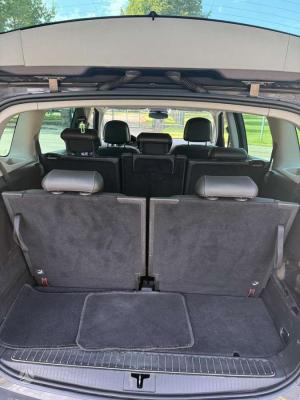 Brown Opel Zafira 2013 in Taurage, with an engine capacity of 1.60 L and mileage of 275 thousand km for 4800 €, photo 12 on AUTOMOTO.COM.LV