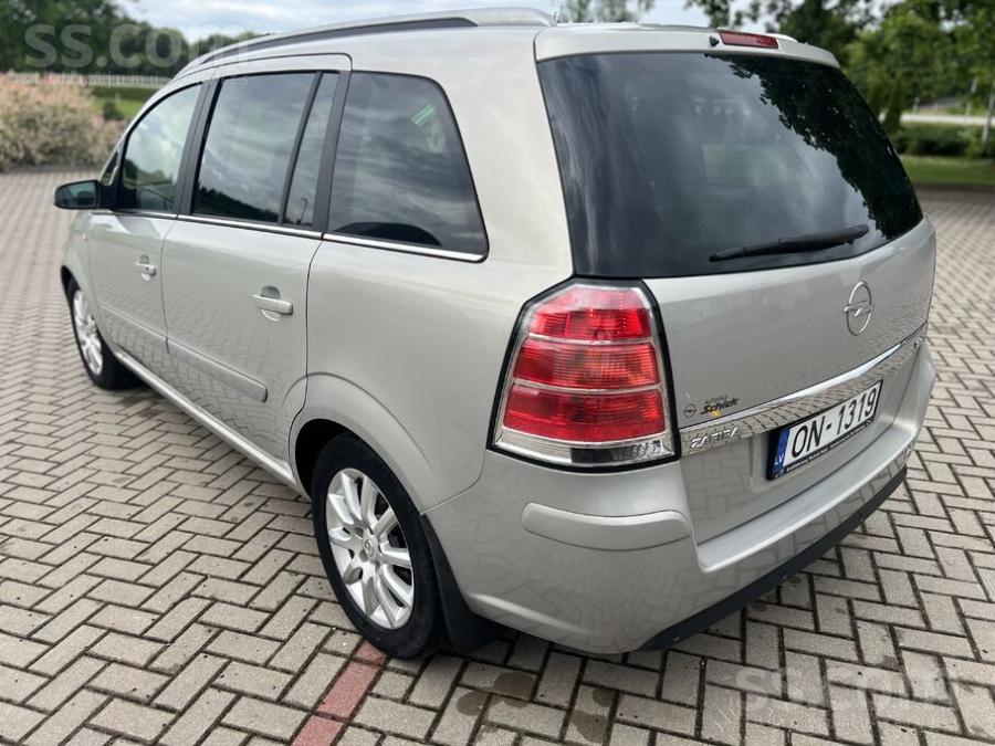 Brown Opel Zafira 2005 in Rezekne, with an engine capacity of 1.90 L and mileage of 197 thousand km for 3350 €, photo 7 on AUTOMOTO.COM.LV