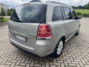 Brown Opel Zafira 2005 in Rezekne, with an engine capacity of 1.90 L and mileage of 197 thousand km for 3350 €, photo 9 on AUTOMOTO.COM.LV