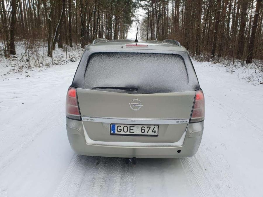 Brūns Opel Zafira 2007 Vilkaviškis, ar dzinēja tilpumu 1.91 L un nobraukumu 320 tūkst. km par 900 €, foto 4 vietnē AUTOMOTO.COM.LV