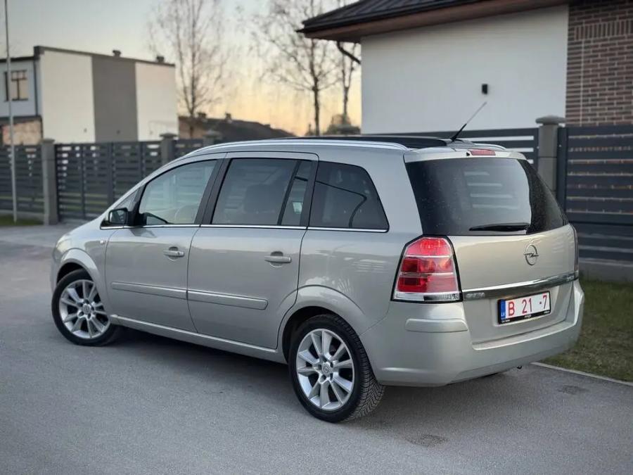 Brūns Opel Zafira 2007 Jelgava, ar dzinēja tilpumu 1.90 L un nobraukumu 258 tūkst. km par 3150 €, foto 4 vietnē AUTOMOTO.COM.LV