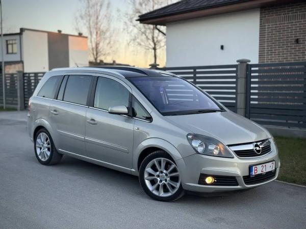 Brown Opel Zafira 2007 in Jelgava, with an engine capacity of 1.90 L and mileage of 258 thousand km for 3150 €, photo 6 on AUTOMOTO.COM.LV