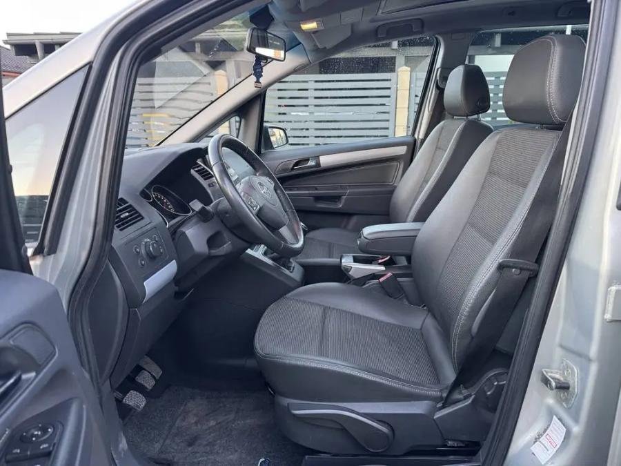 Brūns Opel Zafira 2007 Jelgava, ar dzinēja tilpumu 1.90 L un nobraukumu 258 tūkst. km par 3150 €, foto 8 vietnē AUTOMOTO.COM.LV