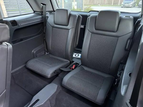Brown Opel Zafira 2007 in Jelgava, with an engine capacity of 1.90 L and mileage of 258 thousand km for 3150 €, photo 9 on AUTOMOTO.COM.LV