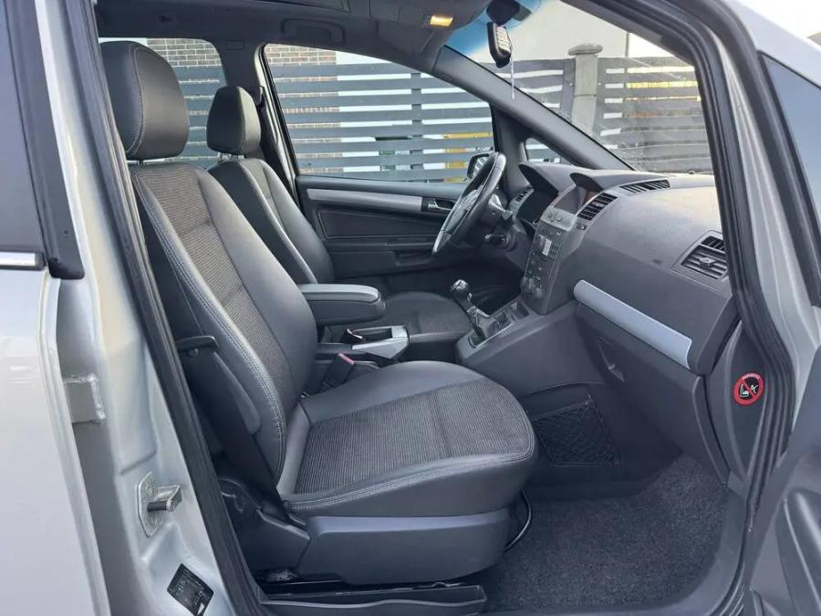 Brūns Opel Zafira 2007 Jelgava, ar dzinēja tilpumu 1.90 L un nobraukumu 258 tūkst. km par 3150 €, foto 12 vietnē AUTOMOTO.COM.LV