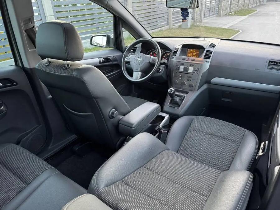 Brūns Opel Zafira 2007 Jelgava, ar dzinēja tilpumu 1.90 L un nobraukumu 258 tūkst. km par 3150 €, foto 13 vietnē AUTOMOTO.COM.LV