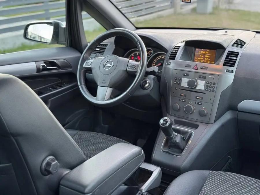 Brūns Opel Zafira 2007 Jelgava, ar dzinēja tilpumu 1.90 L un nobraukumu 258 tūkst. km par 3150 €, foto 14 vietnē AUTOMOTO.COM.LV