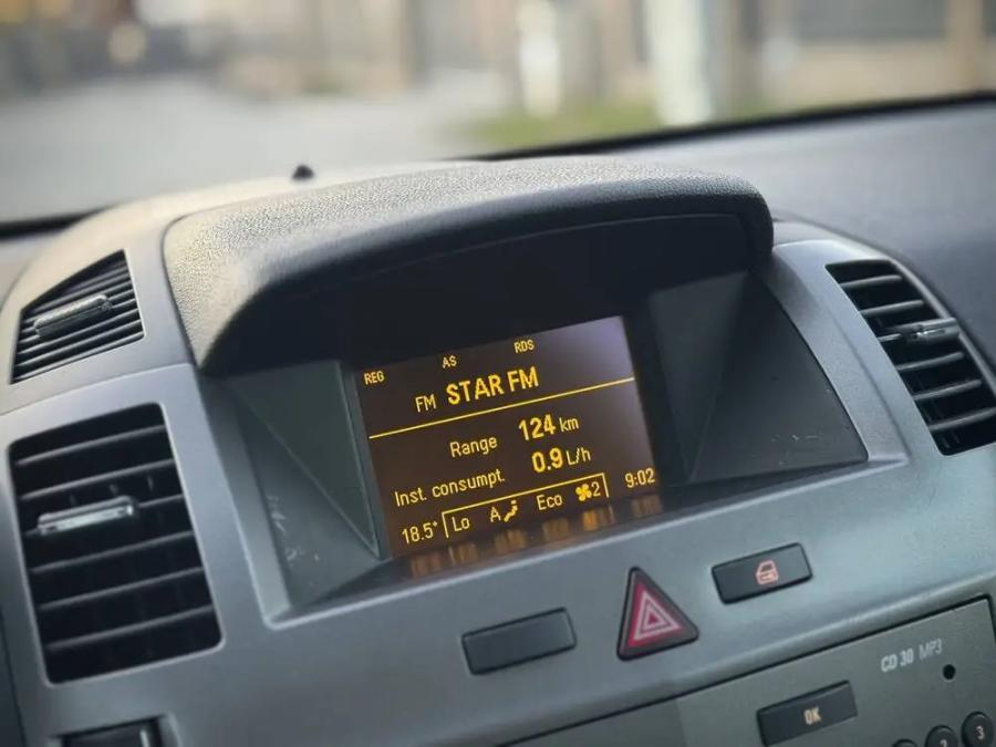 Brūns Opel Zafira 2007 Jelgava, ar dzinēja tilpumu 1.90 L un nobraukumu 258 tūkst. km par 3150 €, foto 17 vietnē AUTOMOTO.COM.LV