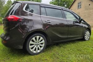 Brown Opel Zafira 2012 in Valka, with an engine capacity of 2.00 L and mileage of 273 thousand km for 5700 €, photo 9 on AUTOMOTO.COM.LV