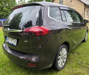 Brown Opel Zafira 2012 in Valka, with an engine capacity of 2.00 L and mileage of 273 thousand km for 5700 €, photo 10 on AUTOMOTO.COM.LV