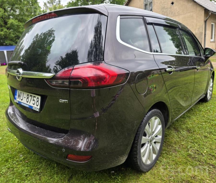 Brown Opel Zafira 2012 in Valka, with an engine capacity of 2.00 L and mileage of 273 thousand km for 5700 €, photo 10 on AUTOMOTO.COM.LV