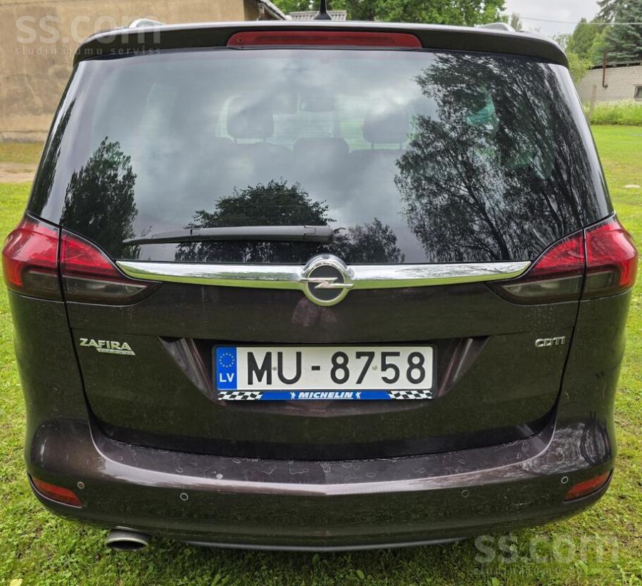 Brown Opel Zafira 2012 in Valka, with an engine capacity of 2.00 L and mileage of 273 thousand km for 5700 €, photo 11 on AUTOMOTO.COM.LV
