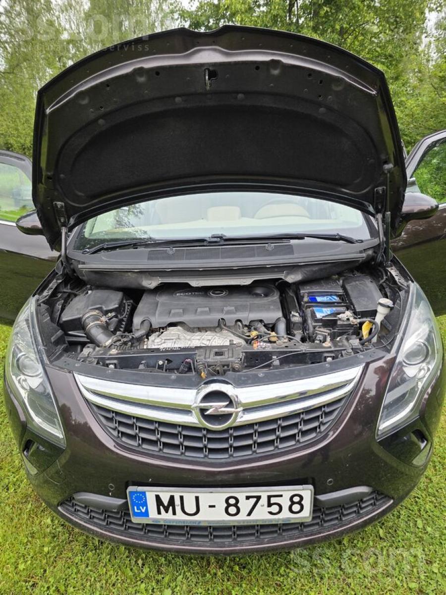 Brown Opel Zafira 2012 in Valka, with an engine capacity of 2.00 L and mileage of 273 thousand km for 5700 €, photo 24 on AUTOMOTO.COM.LV