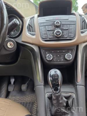 Brown Opel Zafira 2012 in Valka, with an engine capacity of 2.00 L and mileage of 273 thousand km for 5700 €, photo 25 on AUTOMOTO.COM.LV