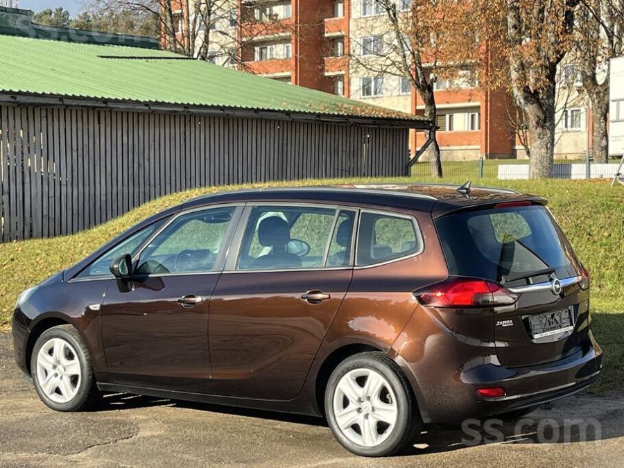 Brown Opel Zafira 2012 in Valmiera, with an engine capacity of 2.00 L and mileage of 0 thousand km for 5800 €, photo 5 on AUTOMOTO.COM.LV