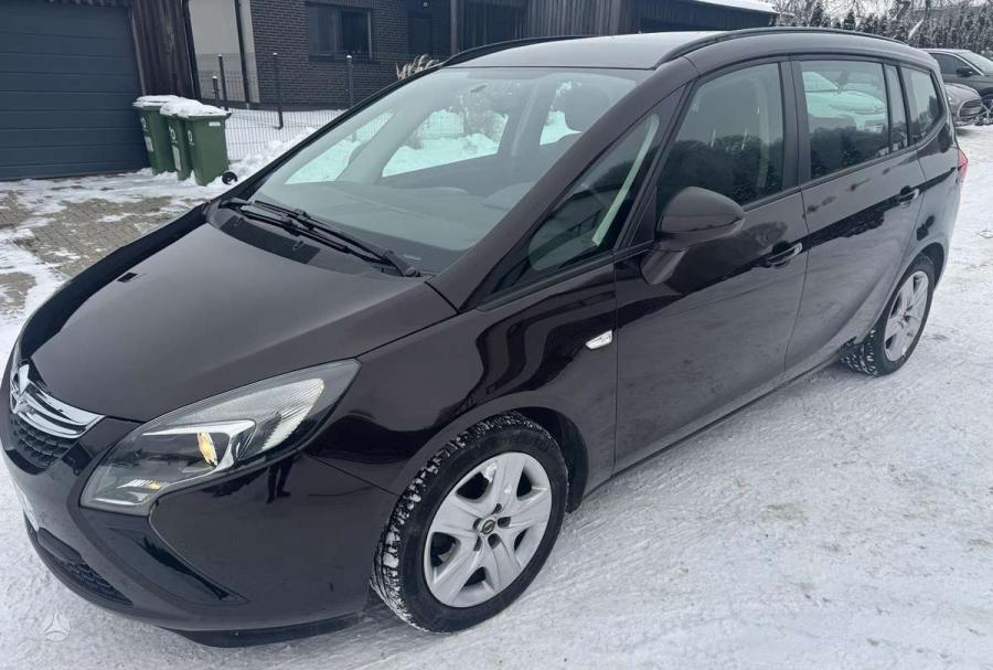 Brown Opel Zafira 2012 in Kaunas, with an engine capacity of 1.40 L and mileage of 156 thousand km for 4900 €, photo 1 on AUTOMOTO.COM.LV