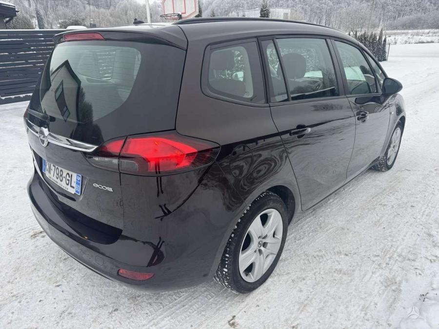Brown Opel Zafira 2012 in Kaunas, with an engine capacity of 1.40 L and mileage of 156 thousand km for 4900 €, photo 4 on AUTOMOTO.COM.LV