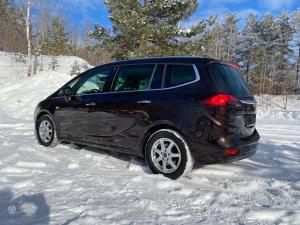 Brown Opel Zafira 2012 in Raseiniai, with an engine capacity of 1.96 L and mileage of 215 thousand km for 5200 €, photo 6 on AUTOMOTO.COM.LV