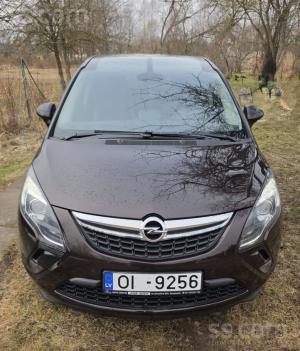Brown Opel Zafira 2012 in Daugavpils, with an engine capacity of 2.00 L and mileage of 297 thousand km for 6000 €, photo 7 on AUTOMOTO.COM.LV
