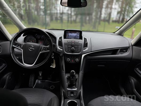 Brown Opel Zafira 2012 in Riga, with an engine capacity of 2.00 L and mileage of 243 thousand km for 4900 €, photo 8 on AUTOMOTO.COM.LV