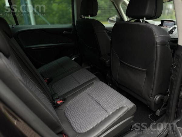 Brown Opel Zafira 2012 in Riga, with an engine capacity of 2.00 L and mileage of 243 thousand km for 4900 €, photo 10 on AUTOMOTO.COM.LV