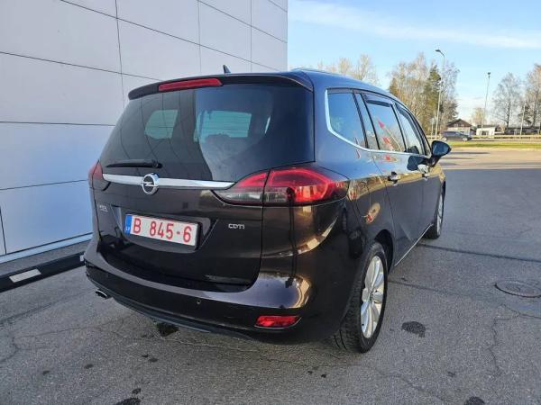 Brown Opel Zafira 2012 in Riga, with an engine capacity of 2.00 L and mileage of 227 thousand km for 4390 €, photo 6 on AUTOMOTO.COM.LV