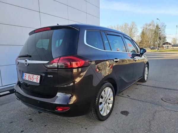 Brown Opel Zafira 2012 in Riga, with an engine capacity of 2.00 L and mileage of 227 thousand km for 4390 €, photo 7 on AUTOMOTO.COM.LV