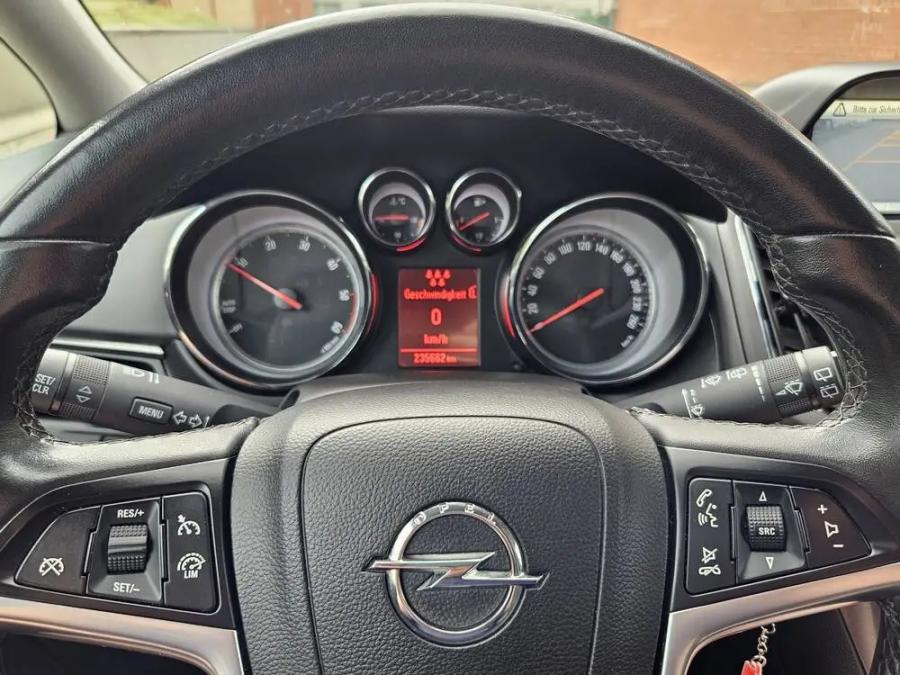 Brūns Opel Zafira 2012 Jēkabpils, ar dzinēja tilpumu 2.00 L un nobraukumu 236 tūkst. km par 6590 €, foto 30 vietnē AUTOMOTO.COM.LV