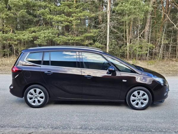 Brūns Opel Zafira 2012 Jēkabpils, ar dzinēja tilpumu 2.00 L un nobraukumu 302 tūkst. km par 6200 €, foto 4 vietnē AUTOMOTO.COM.LV