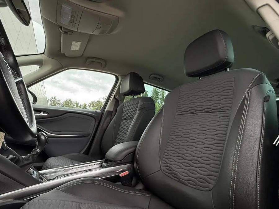 Brown Opel Zafira 2012 in Riga, with an engine capacity of 2.00 L and mileage of 243 thousand km for 2900 €, photo 11 on AUTOMOTO.COM.LV