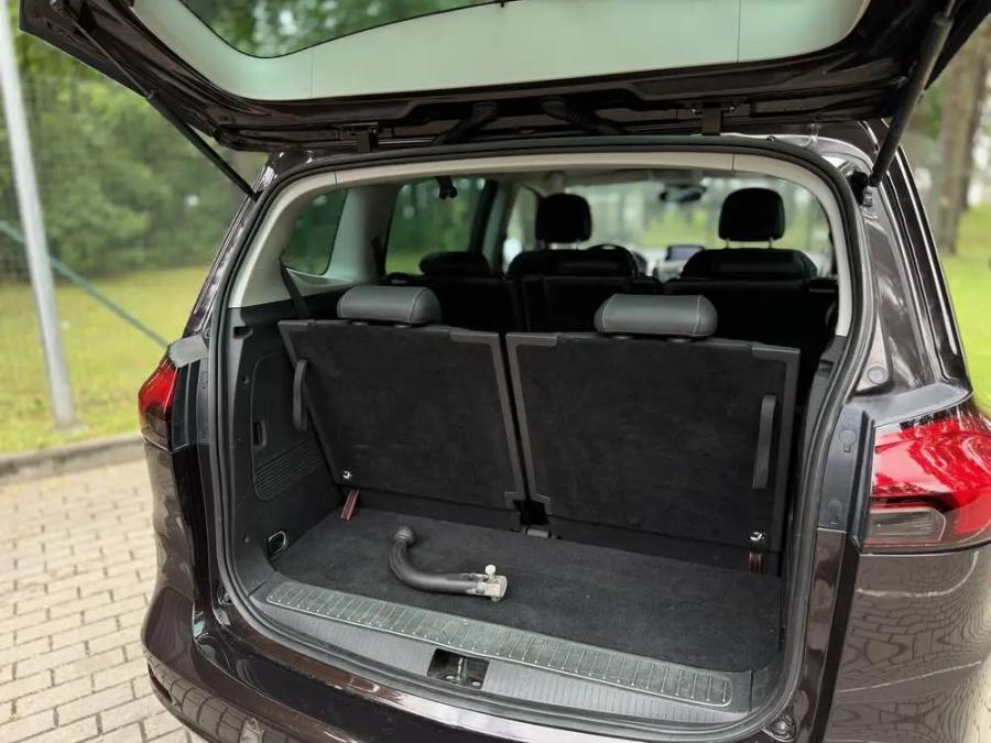 Brown Opel Zafira 2012 in Riga, with an engine capacity of 2.00 L and mileage of 243 thousand km for 2900 €, photo 12 on AUTOMOTO.COM.LV