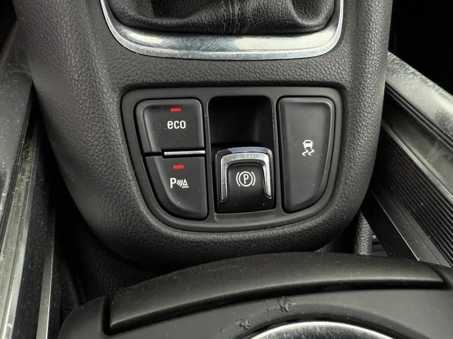 Brown Opel Zafira 2012 in Riga, with an engine capacity of 2.00 L and mileage of 243 thousand km for 2900 €, photo 18 on AUTOMOTO.COM.LV