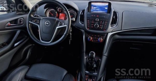 Brūns Opel Zafira 2012 Daugavpils, ar dzinēja tilpumu 2.00 L un nobraukumu 297 tūkst. km par 5700 €, foto 1 vietnē AUTOMOTO.COM.LV