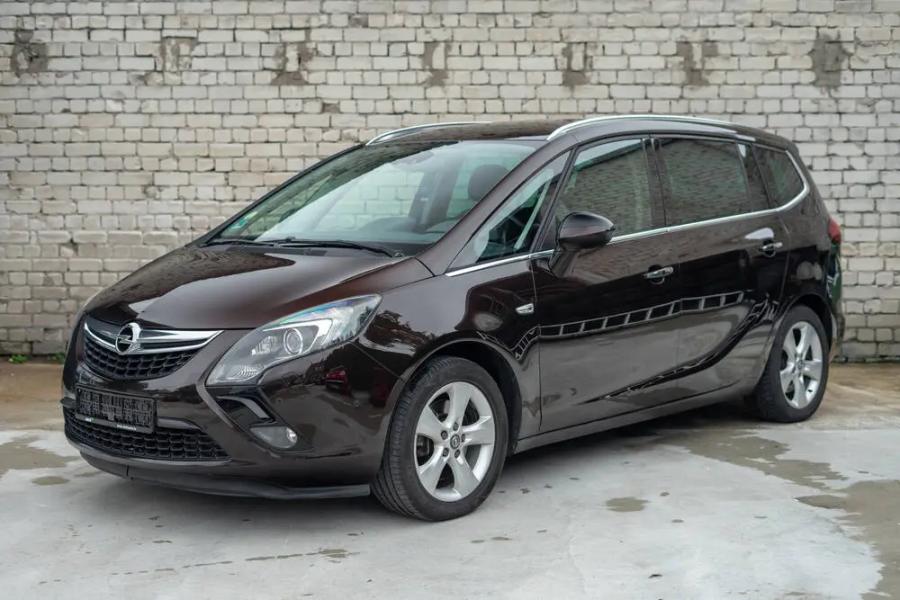 Brūns Opel Zafira 2012 Liepāja, ar dzinēja tilpumu 2.00 L un nobraukumu 271 tūkst. km par 6500 €, foto 1 vietnē AUTOMOTO.COM.LV