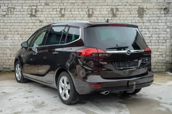 Brūns Opel Zafira 2012 Liepāja, ar dzinēja tilpumu 2.00 L un nobraukumu 271 tūkst. km par 6500 €, foto 2 vietnē AUTOMOTO.COM.LV