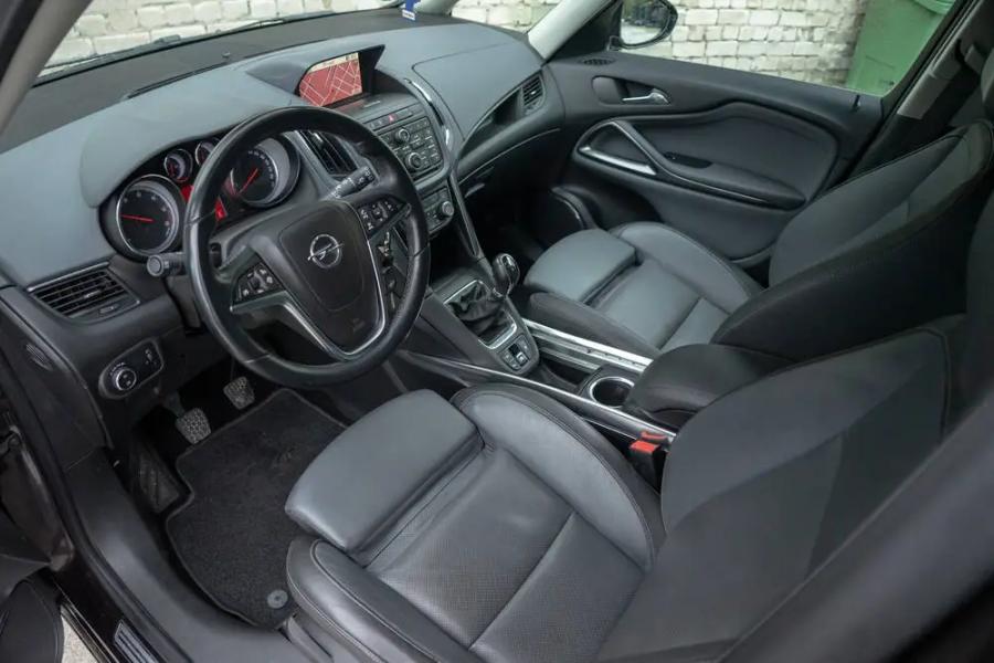 Brūns Opel Zafira 2012 Liepāja, ar dzinēja tilpumu 2.00 L un nobraukumu 271 tūkst. km par 6500 €, foto 9 vietnē AUTOMOTO.COM.LV