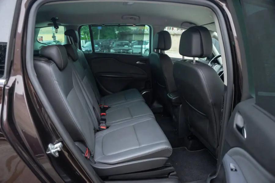 Brūns Opel Zafira 2012 Liepāja, ar dzinēja tilpumu 2.00 L un nobraukumu 271 tūkst. km par 6500 €, foto 14 vietnē AUTOMOTO.COM.LV