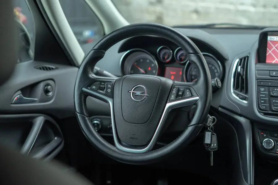 Brūns Opel Zafira 2012 Liepāja, ar dzinēja tilpumu 2.00 L un nobraukumu 271 tūkst. km par 6500 €, foto 17 vietnē AUTOMOTO.COM.LV