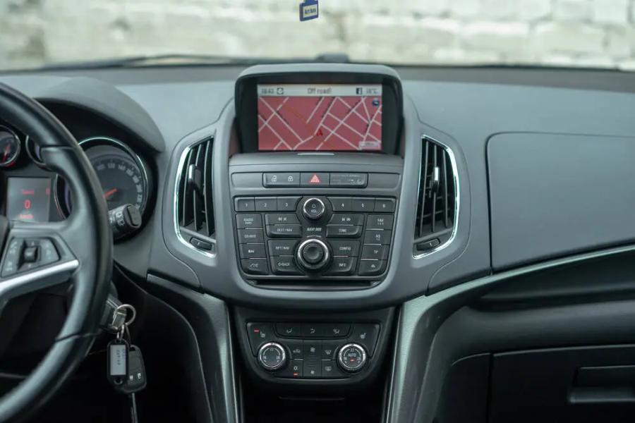Brūns Opel Zafira 2012 Liepāja, ar dzinēja tilpumu 2.00 L un nobraukumu 271 tūkst. km par 6500 €, foto 19 vietnē AUTOMOTO.COM.LV