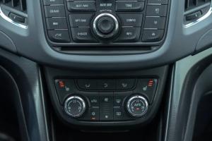 Brūns Opel Zafira 2012 Liepāja, ar dzinēja tilpumu 2.00 L un nobraukumu 271 tūkst. km par 6500 €, foto 20 vietnē AUTOMOTO.COM.LV