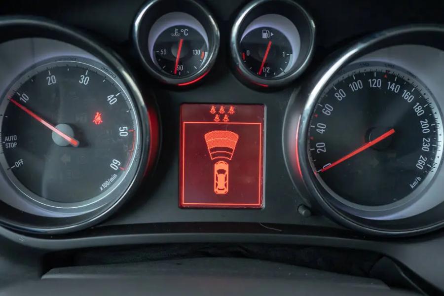 Brūns Opel Zafira 2012 Liepāja, ar dzinēja tilpumu 2.00 L un nobraukumu 271 tūkst. km par 6500 €, foto 29 vietnē AUTOMOTO.COM.LV