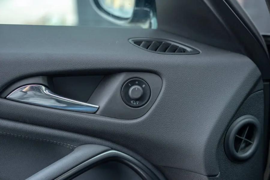 Brūns Opel Zafira 2012 Liepāja, ar dzinēja tilpumu 2.00 L un nobraukumu 271 tūkst. km par 6500 €, foto 32 vietnē AUTOMOTO.COM.LV