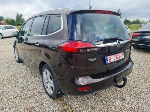 Brown Opel Zafira 2012 in Cesis, with an engine capacity of 2.00 L and mileage of 335 thousand km for 5550 €, photo 4 on AUTOMOTO.COM.LV