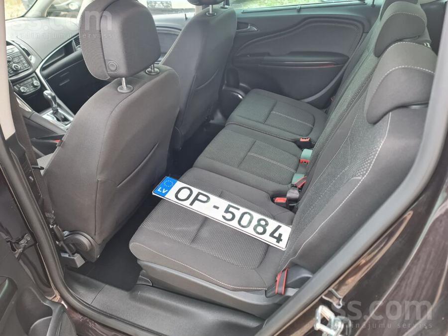 Brown Opel Zafira 2012 in Cesis, with an engine capacity of 2.00 L and mileage of 335 thousand km for 5550 €, photo 11 on AUTOMOTO.COM.LV