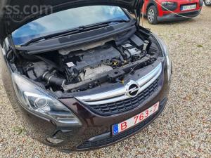 Brown Opel Zafira 2012 in Cesis, with an engine capacity of 2.00 L and mileage of 335 thousand km for 5550 €, photo 16 on AUTOMOTO.COM.LV