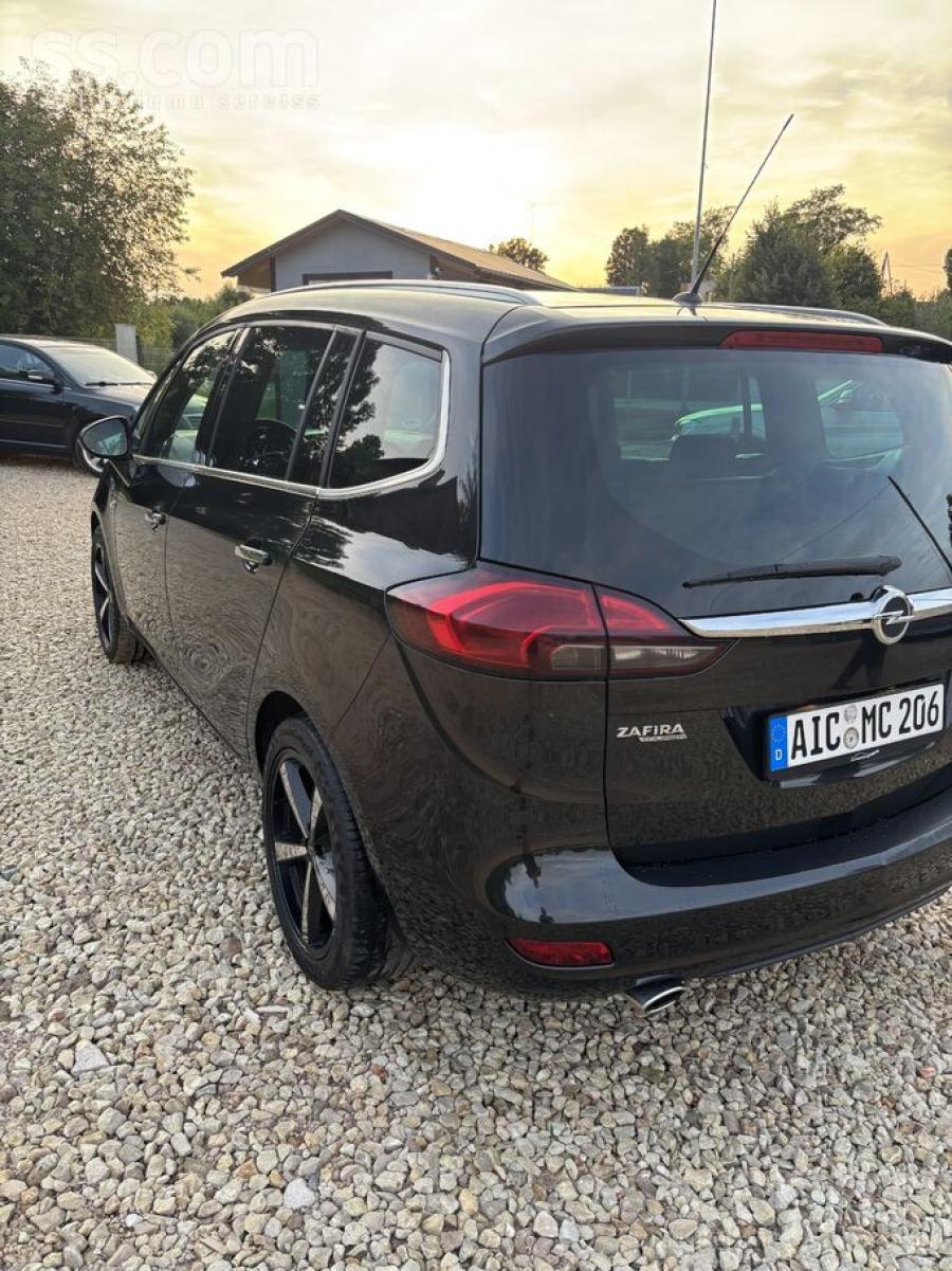 Brūns Opel Zafira 2012 Rēzekne, ar dzinēja tilpumu 2.00 L un nobraukumu 206 tūkst. km par 5650 €, foto 5 vietnē AUTOMOTO.COM.LV