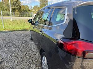 Brown Opel Zafira 2012 in Rezekne, with an engine capacity of 2.00 L and mileage of 255 thousand km for 5650 €, photo 7 on AUTOMOTO.COM.LV