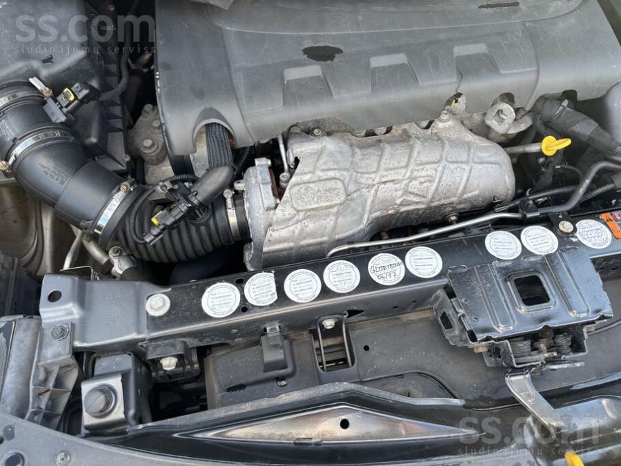 Brown Opel Zafira 2012 in Rezekne, with an engine capacity of 2.00 L and mileage of 255 thousand km for 5650 €, photo 13 on AUTOMOTO.COM.LV